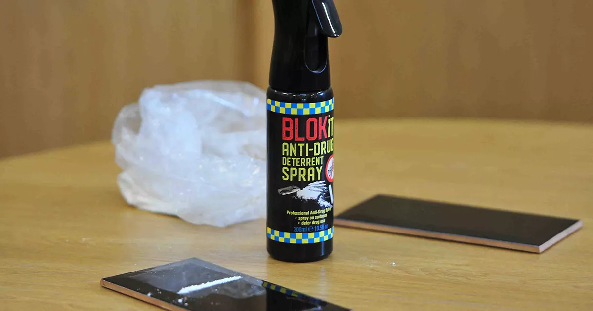 La policía de Reino Unido utiliza un spray de superficies anti-drogas ...