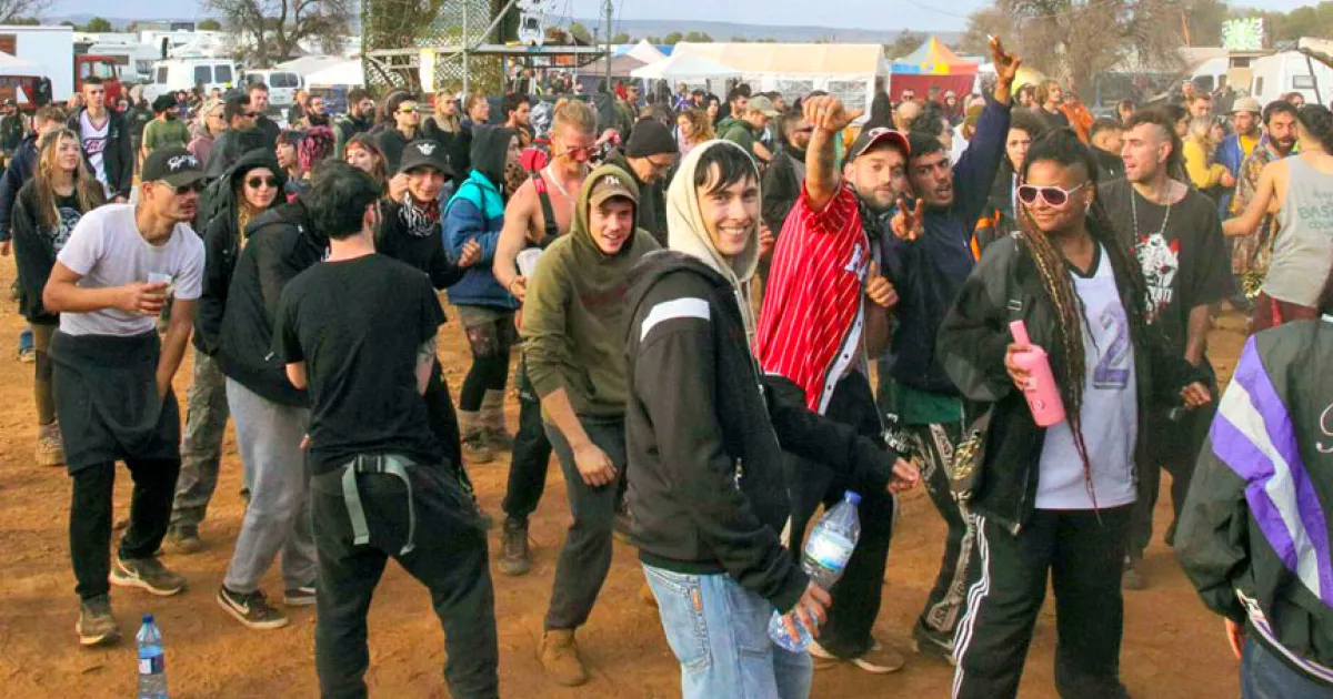 La rave de fin de año sigue activa en Granada tras seis días de baile y ...