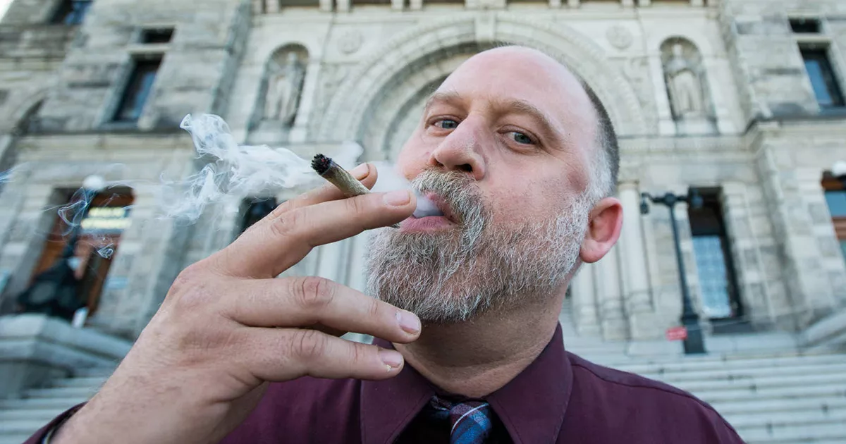 Dana Larsen o cómo acabar con la guerra contra las drogas vendiendo ...