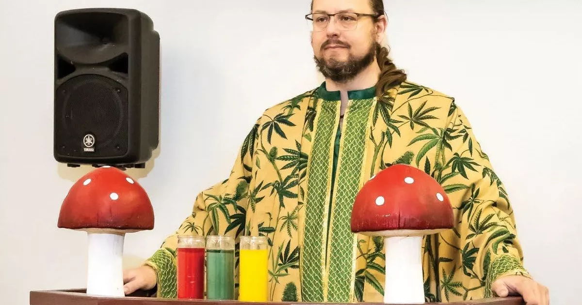 El pastor que ofrece setas y cannabis en su iglesia | Cáñamo